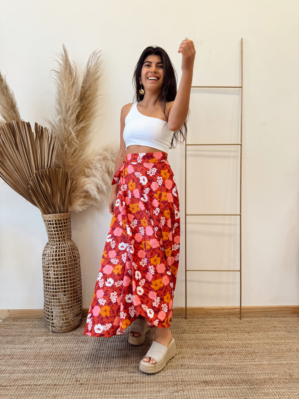 Falda Envolvente Ladrillo Flores – Amantani Tienda